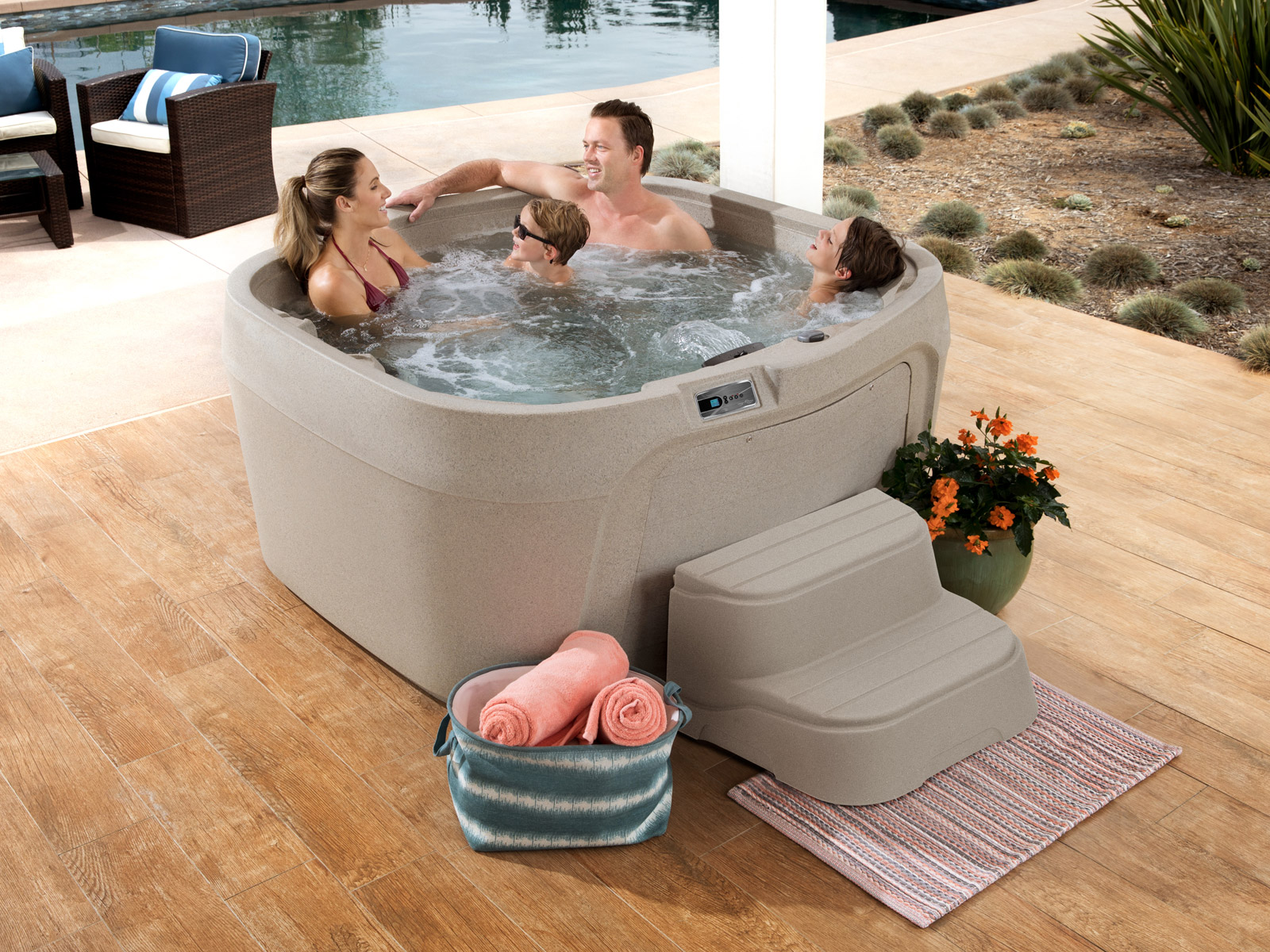 Jacuzzi 4 osobowe - Sprawdź popularne modele od Hot Spring